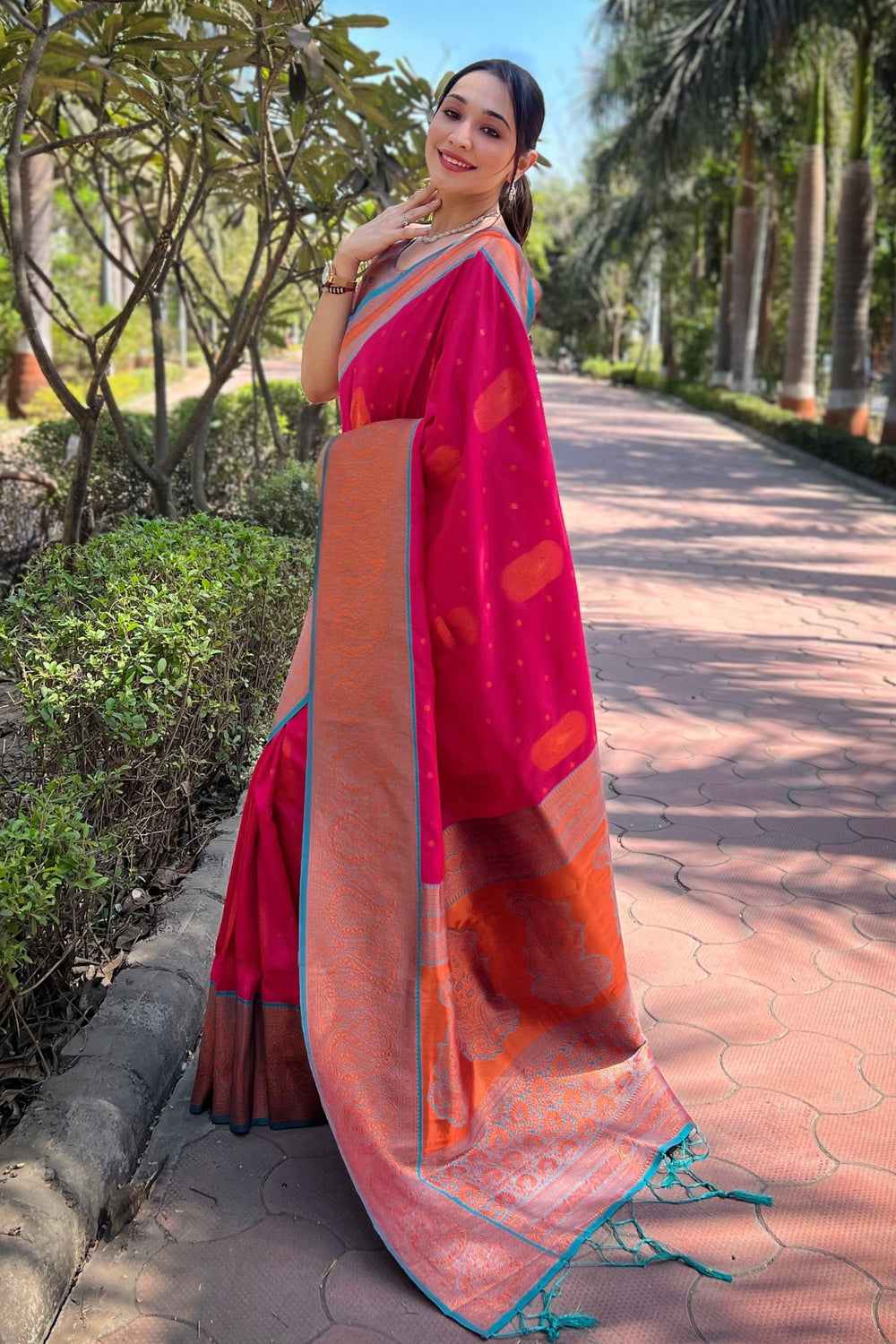 Buy Jazzberry Jam Pink Zari Woven Banarasi Saree Online - MySilkLove