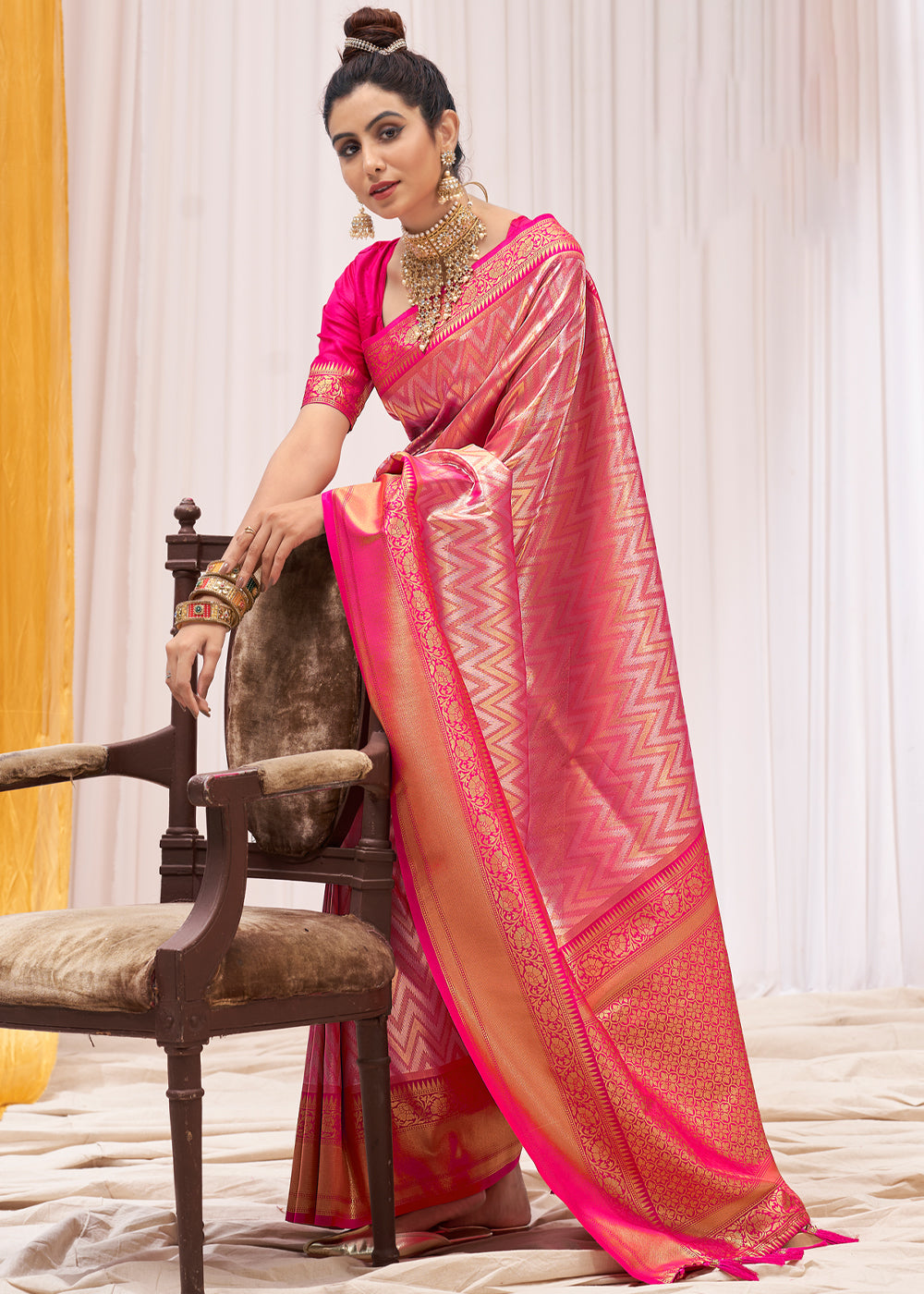 Buy Froly Pink Woven Kanjivaram Saree Online - MySilkLove
